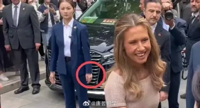 Chinese Female Bodyguard Goes Viral after Assad's China Visit | What's ...